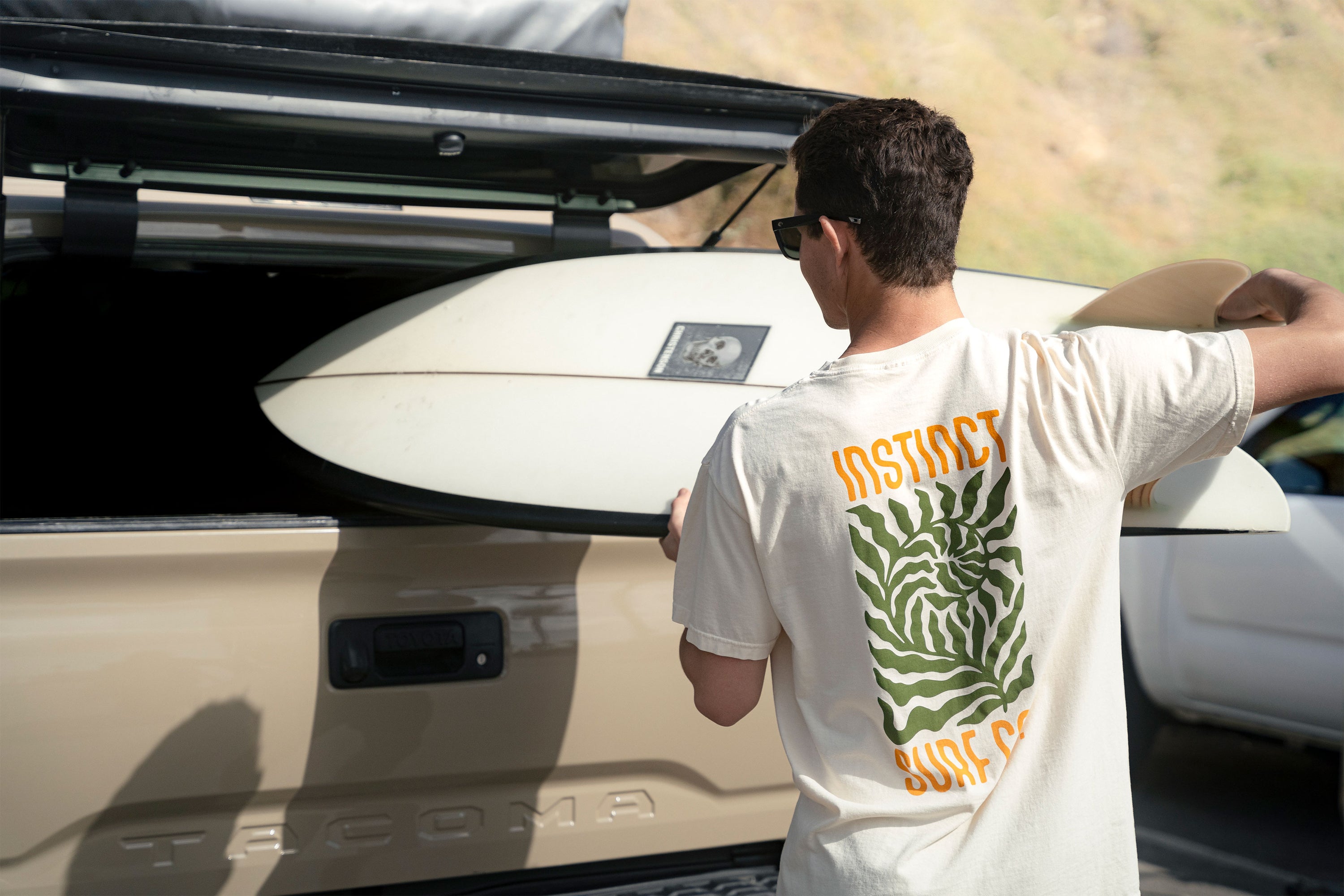 Tops – Instinct Surf